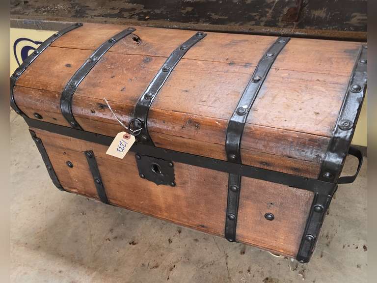Antique Jenny Lind Trunk, approximately 13x27x14 - Northern Kentucky ...