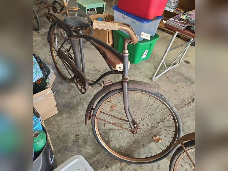 Vintage Huffy mens bicycle - Northern Kentucky Auction, LLC