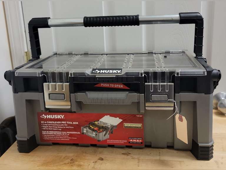 Husky 22" Cantilever Pro Tool Box - Northern Kentucky Auction, LLC