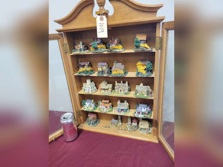 Wall Hanging Display Cabinet and Contents - Northern Kentucky Auction, LLC