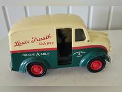 Ertl Collection 1950 Divco Delivery Truck Bank - Louis Trauth Dairy ...