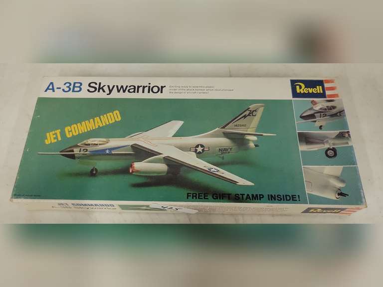Revell A-3B Skywarrior Jet Commando Model - Northern Kentucky Auction, LLC