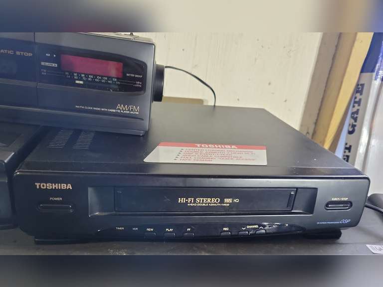 Toshiba VHS Player, Goldstar VHS Players, Emerson AM FM Radio and ...