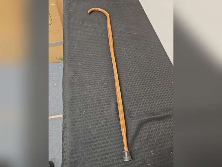 Twisted wooden cane - Northern Kentucky Auction, LLC