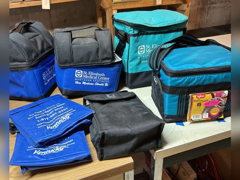 Soft sided lunch containers. - Northern Kentucky Auction, LLC