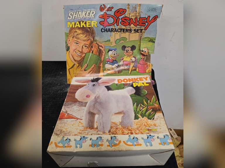 Disney Character Maker Shaker - Northern Kentucky Auction, LLC