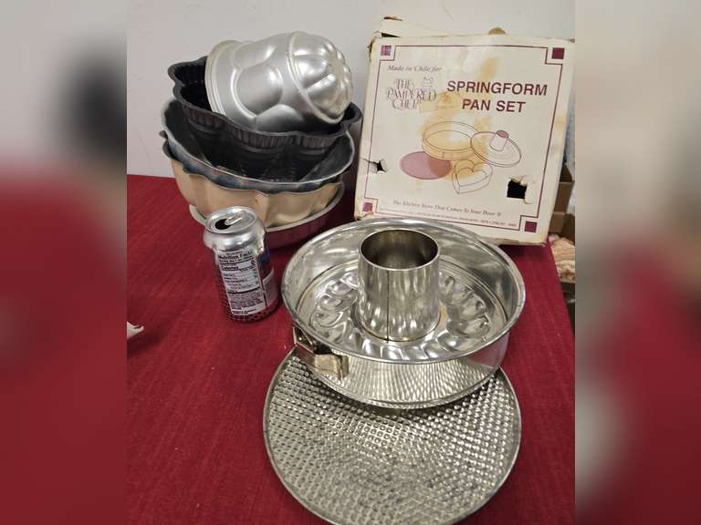 Pampered Chef Springform pan set and other cake pans - Northern ...