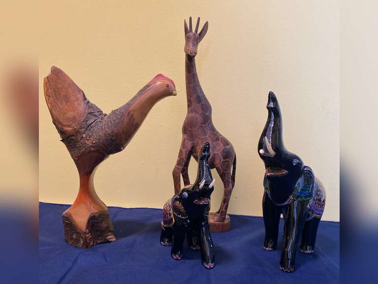 Decorative wooden animals - Northern Kentucky Auction, LLC