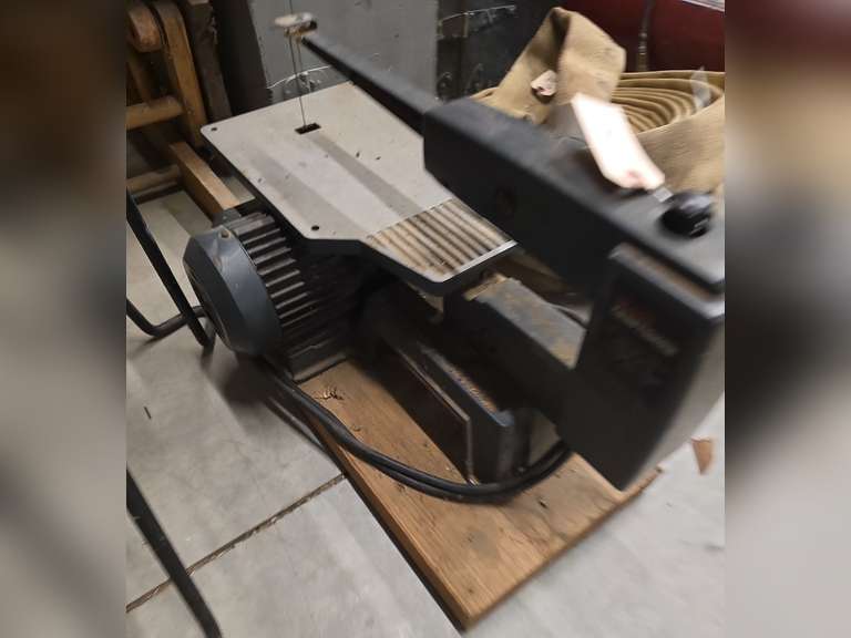 Craftsman scroll saw, needs key - Northern Kentucky Auction, LLC