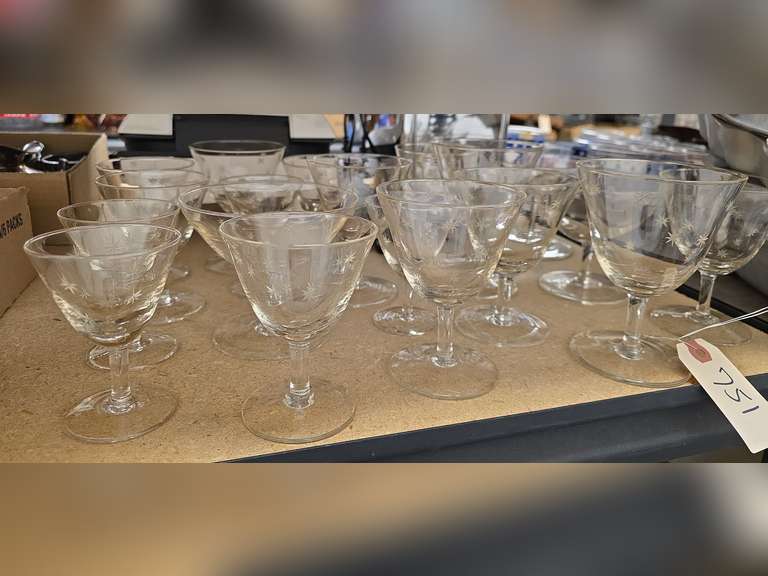 Etched Starburst stemware - Northern Kentucky Auction, LLC