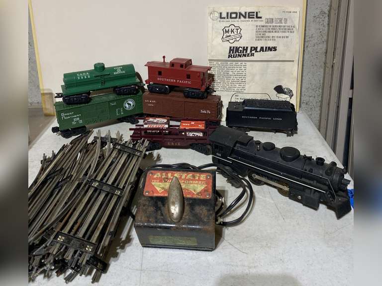 O track Lionel trains, tracks, transformer - Northern Kentucky Auction, LLC