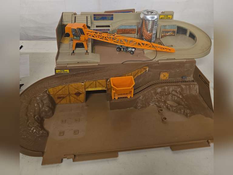 Hot Wheels Construction site - Northern Kentucky Auction, LLC