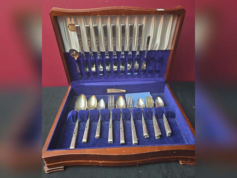 Community Silverplate Flatware Set and Storage Box - Northern Kentucky ...