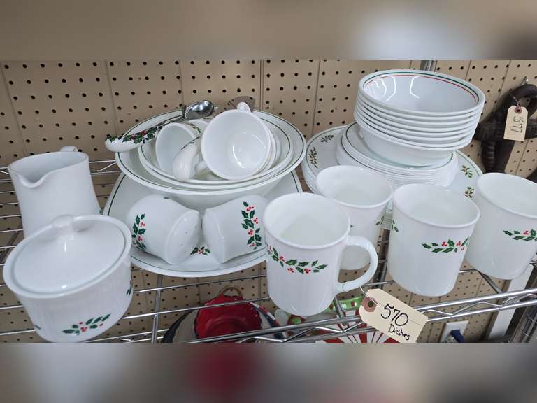 Corning Ware Holiday Dish Set - Northern Kentucky Auction, LLC