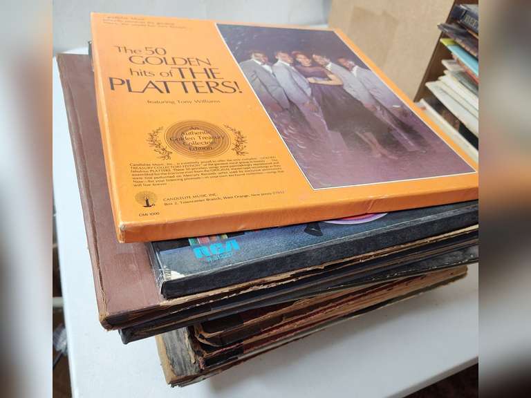 Vinyl record album lot - Northern Kentucky Auction, LLC