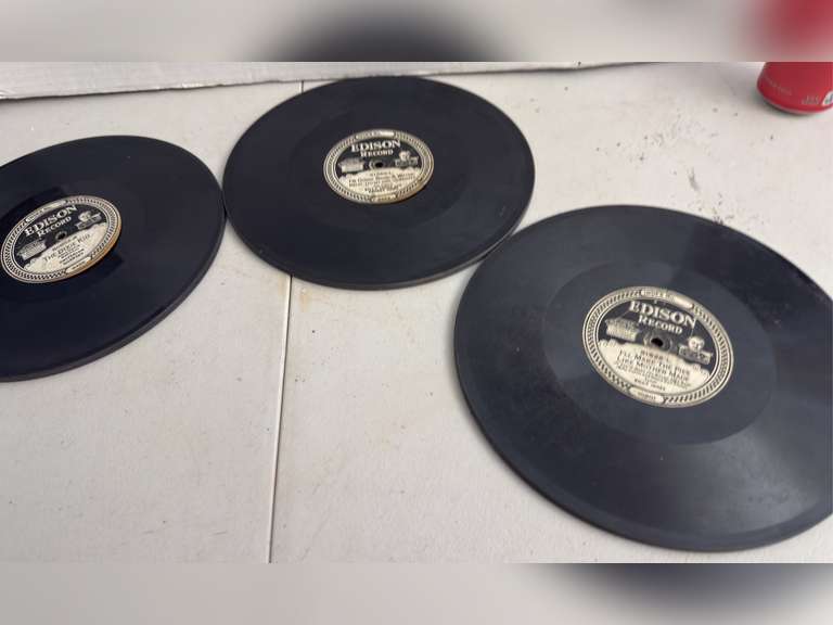 Edison record label. They appear to be the size of a 78. - Northern ...