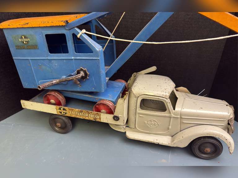 Buddy model truck and steam shovel - Northern Kentucky Auction, LLC