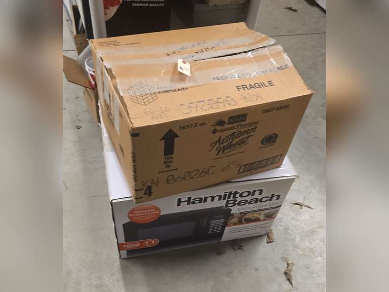 2 Boxes of empty jewelry boxes - Northern Kentucky Auction, LLC