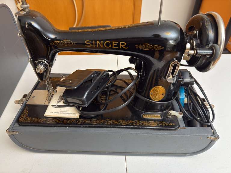 Singer 66-16 sewing machine. Works but light bulb is out - Northern ...