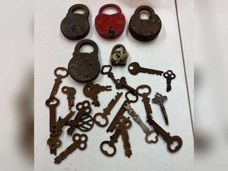 Old locks and old keys. - Northern Kentucky Auction, LLC
