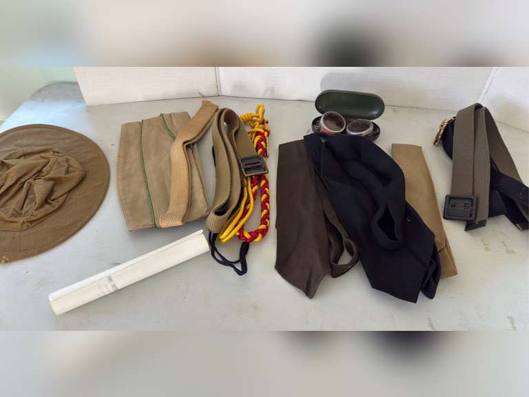 Army uniform accessories - Northern Kentucky Auction, LLC