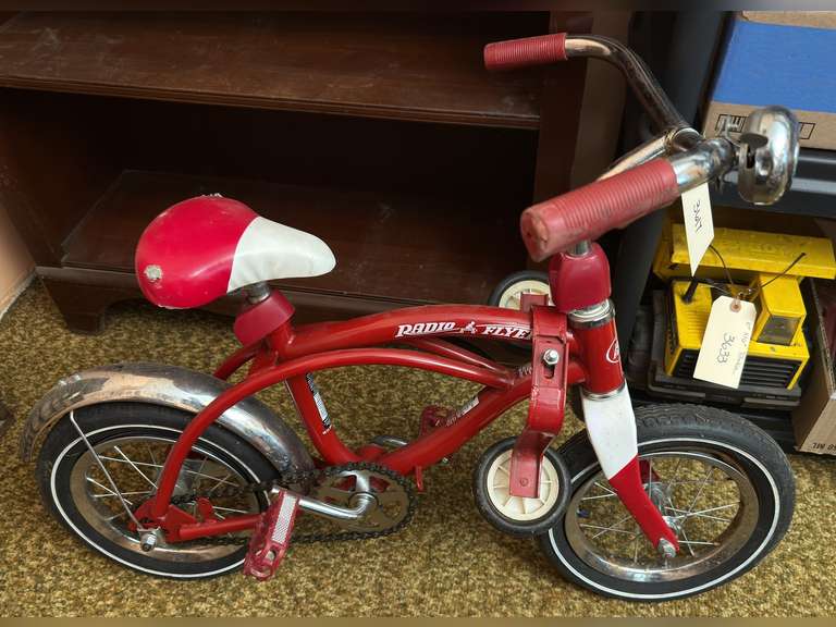 Small radio flyer kids bike - Northern Kentucky Auction, LLC