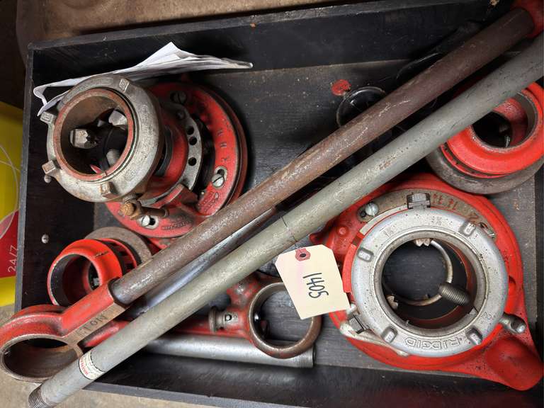 Ridgid pipe threader heads and handles - Northern Kentucky Auction, LLC