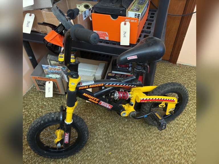 Small kids bike with training wheels - Northern Kentucky Auction, LLC