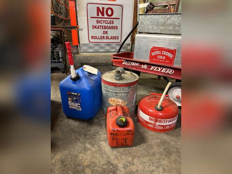 Gas containers with liquids. - Northern Kentucky Auction, LLC