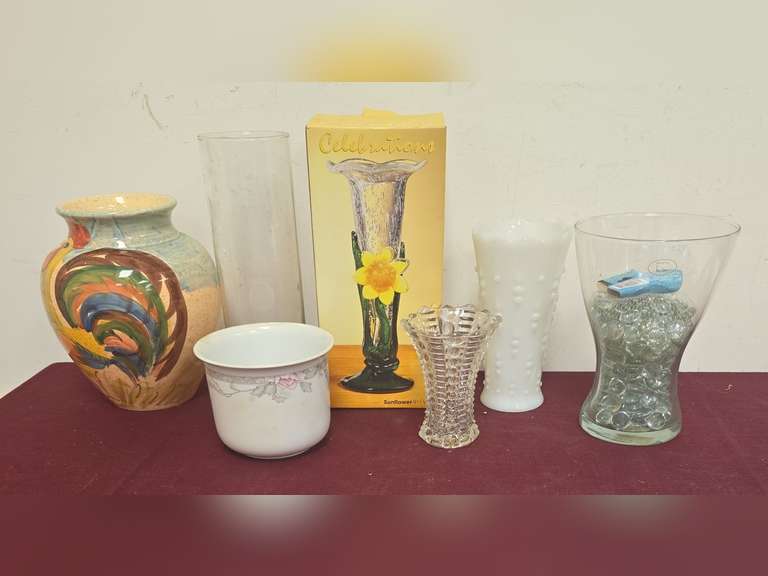 7 Vases - Northern Kentucky Auction, LLC