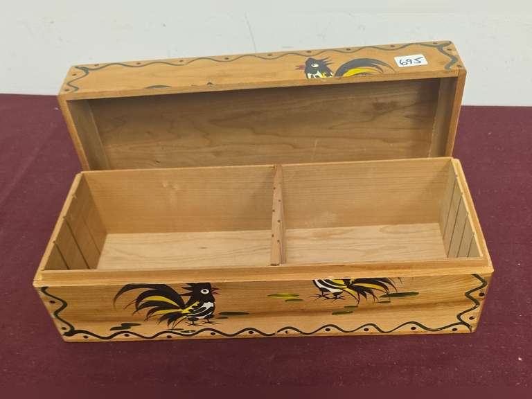 Wooden divided box - Northern Kentucky Auction, LLC