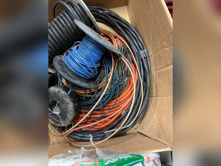 Box of wire. - Northern Kentucky Auction, LLC