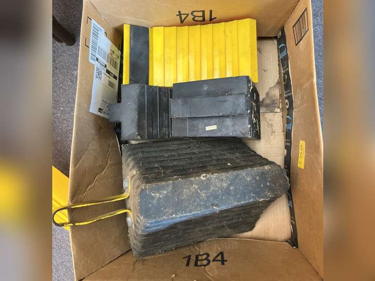 Chock blocks. - Northern Kentucky Auction, LLC