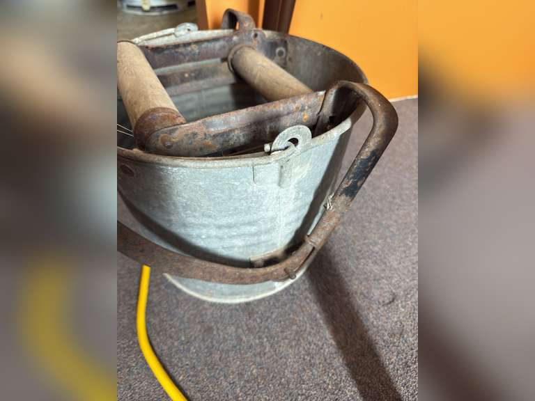 Vintage mop bucket - Northern Kentucky Auction, LLC