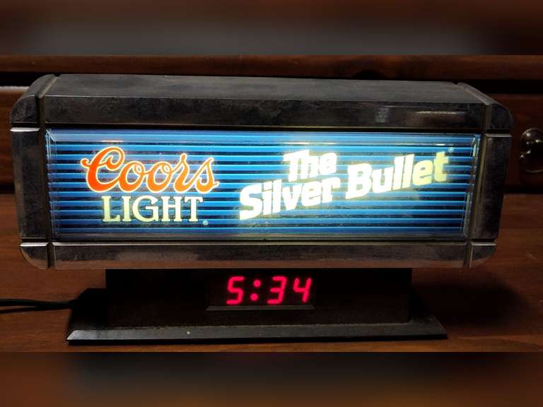 Coors Light Silver Bullet clock - came on when tested - Northern ...