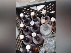 Trauth Dairy crate - with various bottles - Northern Kentucky Auction, LLC