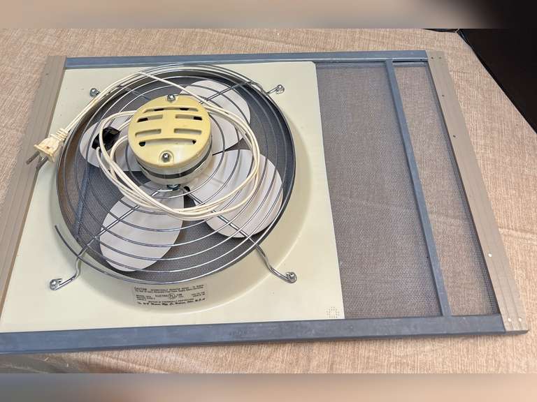 Window screen fan. - Northern Kentucky Auction, LLC