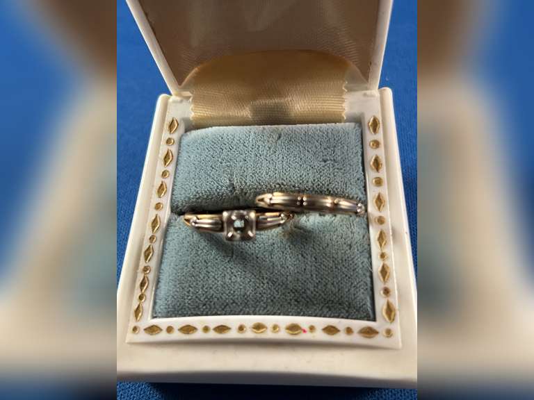 Bridal set ? Stamped 14K symbol like sideways W art carved. No center ...