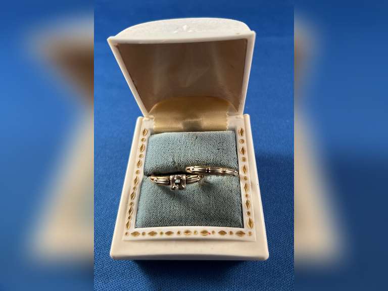 Bridal set ? Stamped 14K symbol like sideways W art carved. No center ...