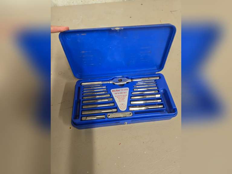 Blue -Point Tap & Die Set - Northern Kentucky Auction, LLC