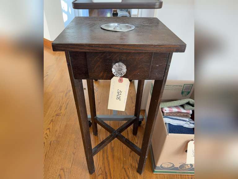 Ash tray table - Northern Kentucky Auction, LLC