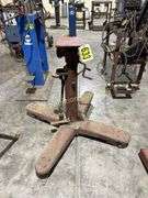 Hand pump jack - Nutt Auction