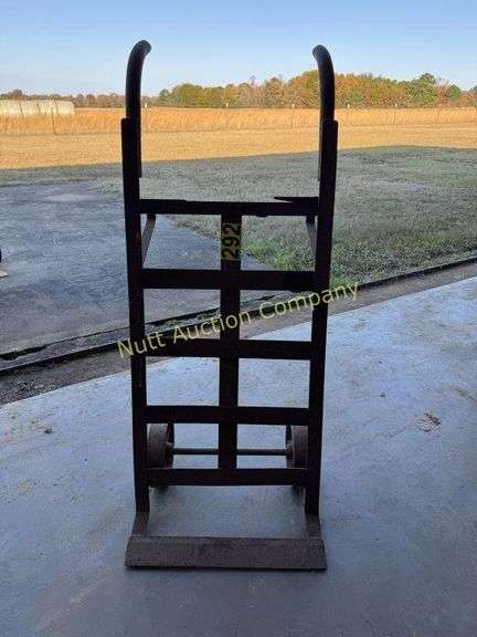 Feed dolly - Nutt Auction