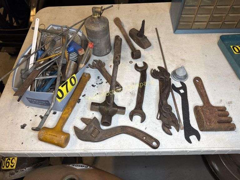 Antique tools, wrench sets, lug wrench - Nutt Auction