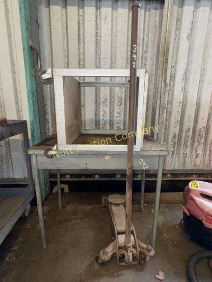 Shop tables & floor jack (not working) - Nutt Auction