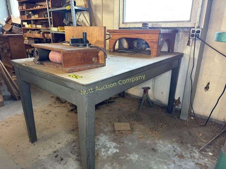 Table with sander and router - Nutt Auction