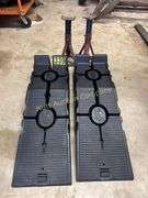 Rhino ramps and jack stands - Nutt Auction