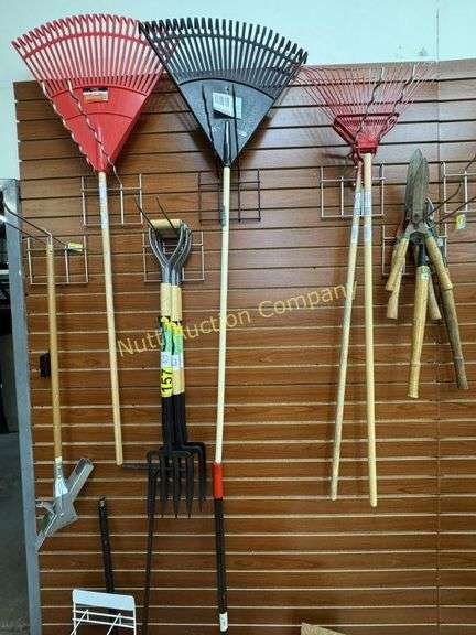 Rakes, ax, weed popper, digging forks, hedge trimmers, soaker hose & hand tools - Nutt Auction