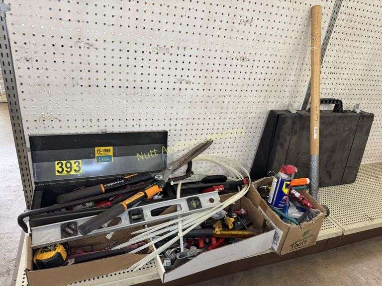 Toolbox with assortment of tools - Nutt Auction