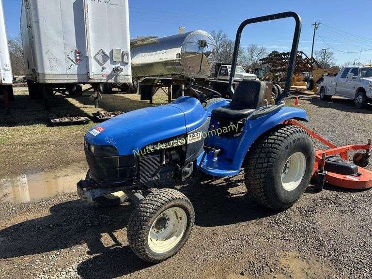 New Holland TC-29 Tractor - diesel ROPS, SR# G028058 - Nutt Auction